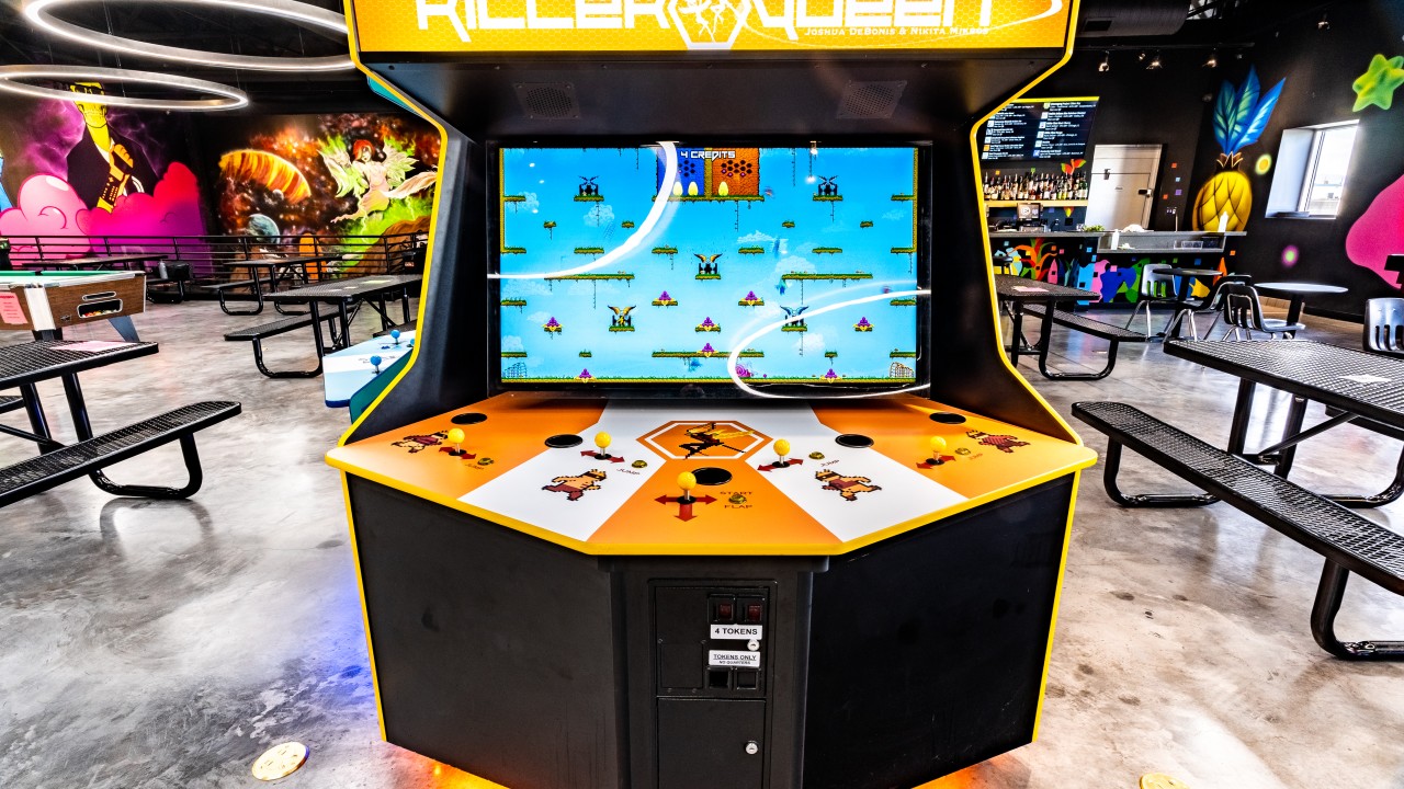 Coin-op amusements news | 10-player video game gets free play | InterGame